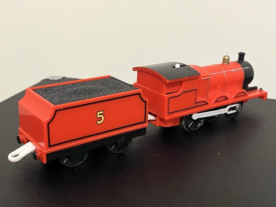 Thomas & Friends Trackmaster James - WORKS - Missing Screw - 2009 ...