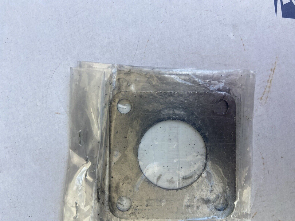 GENUINE KUBOTA MUFFLER GASKET 4 BOLT T0070-16420 D1403 D1503 D1703 ...