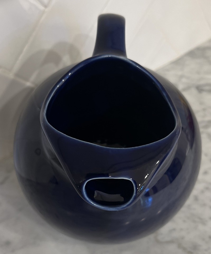 Hall 633 Tilted Pitcher with Ice Lip Cobalt Blue Color 64 oz Vintage | eBay