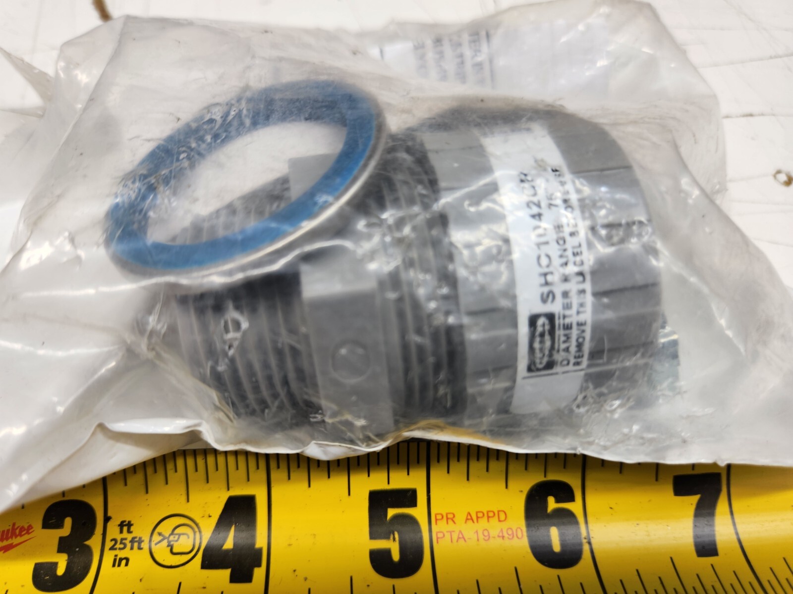Hubbell SHC1042CRNR Cord Connector Straight Male .75-.88" Dia. x 1" Nyl ...