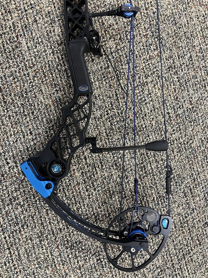 Mathews Monster CHILL R Compound Bow - RH - 65# Max - Mod Installed ...