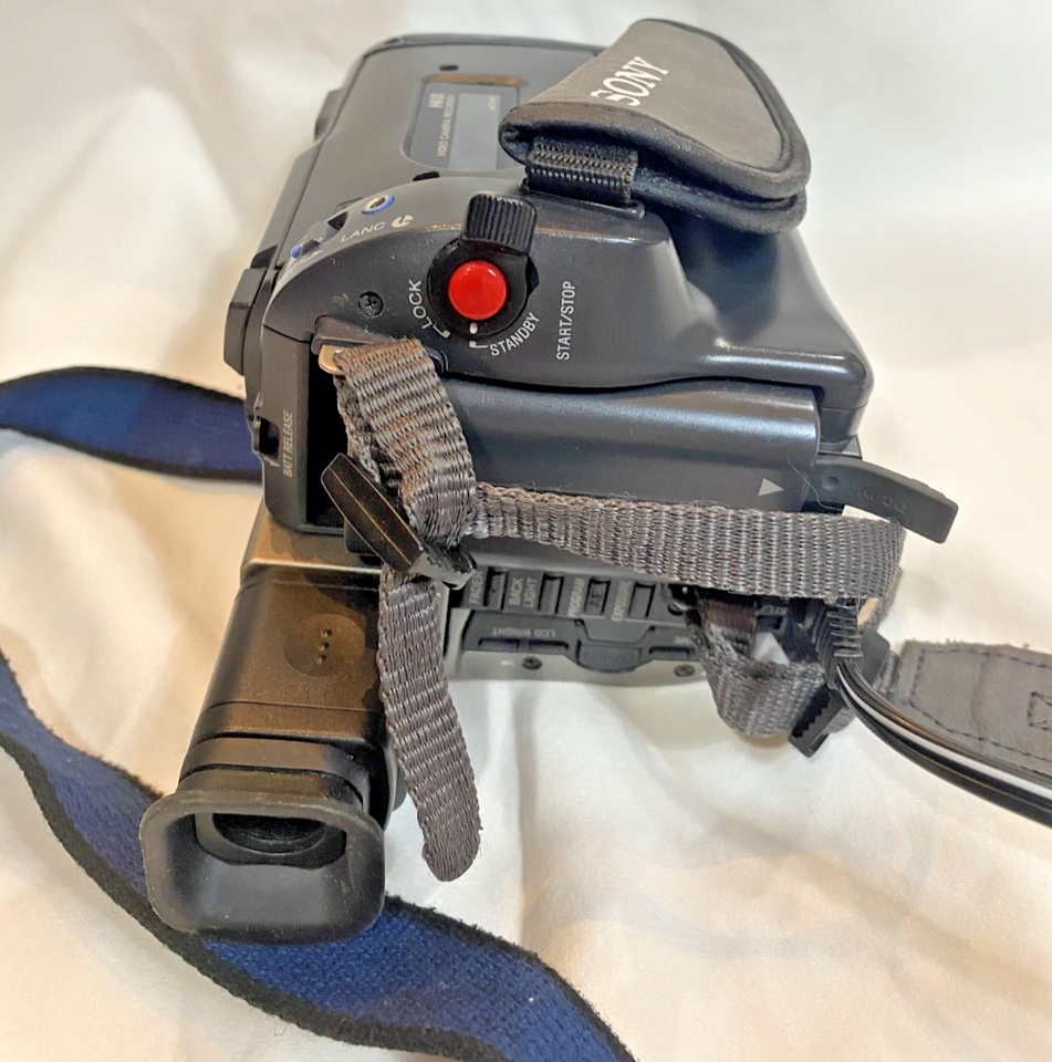 SONY Steady Shot Handycam Vision Video Recorder Hi8 360X Zoom CCD-TRV67 ...