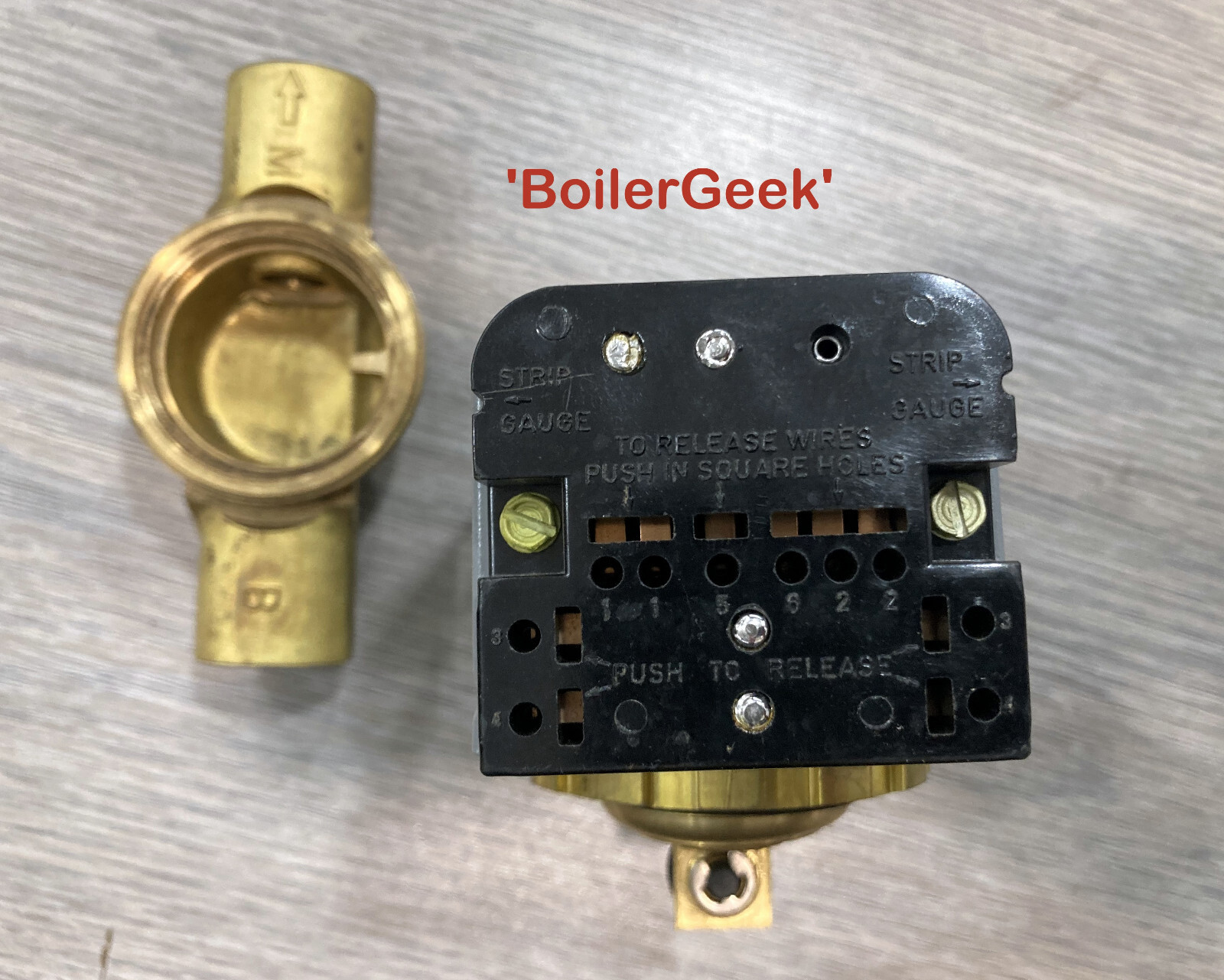 13a02-102 2e291a White-Rodgers Two - Way Zone Valve 25 Volts 60 Hz .35 ...