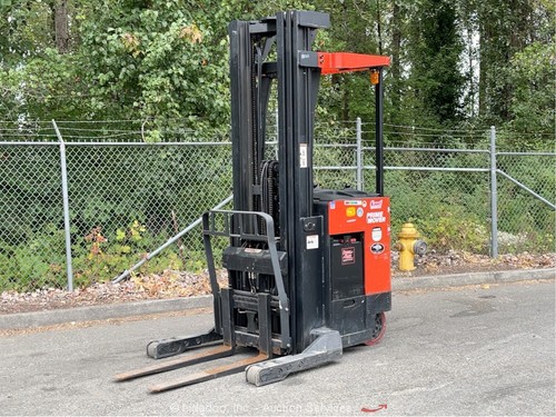 Raymond RTX35 3500 lbs Electric Narrow Aisle Warehouse Forklift Truck ...