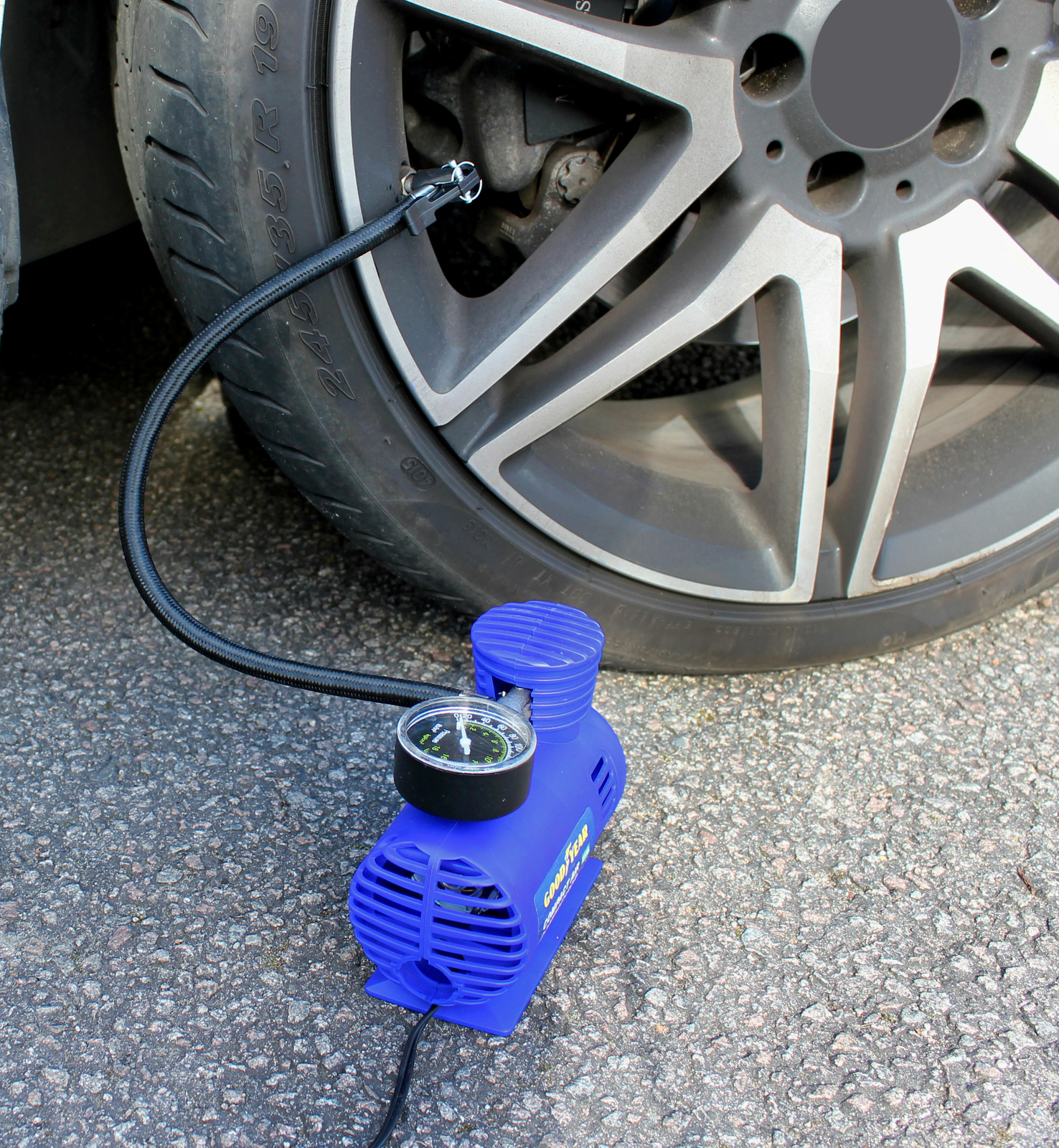 Goodyear Car Tyre Air Compressor Pump Bike Cycle Compact 3m Cord 12V ...