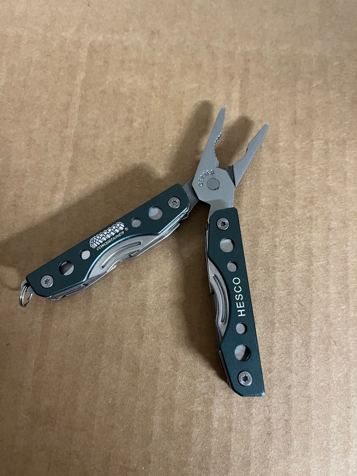 NEW Gerber Clutch Mini Multitool Keychain GREEN Pliers, Blade, Tweezers ...