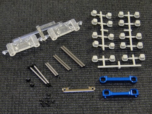 NEW ASSOCIATED B6.4CC COLLECTORS CLEAR EDITION Hinge Pins & Mounts Set ...