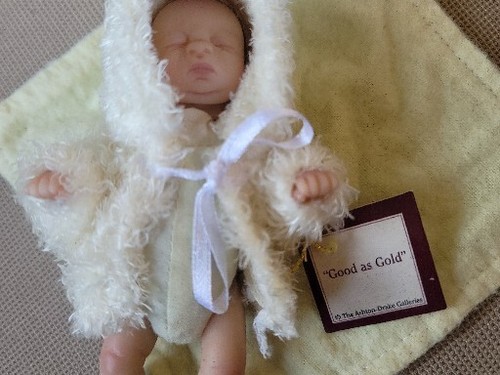 Ashton Drake Galleries, 4.5" Vinyl doll "Good as Gold" Micro MINI No ...