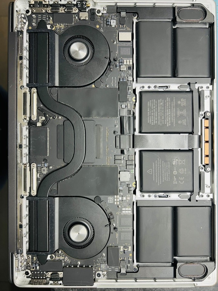 Apple MacBook Pro A2779 14" M2 PRO 16GB RAM 512GB SSD cracked+ check ...