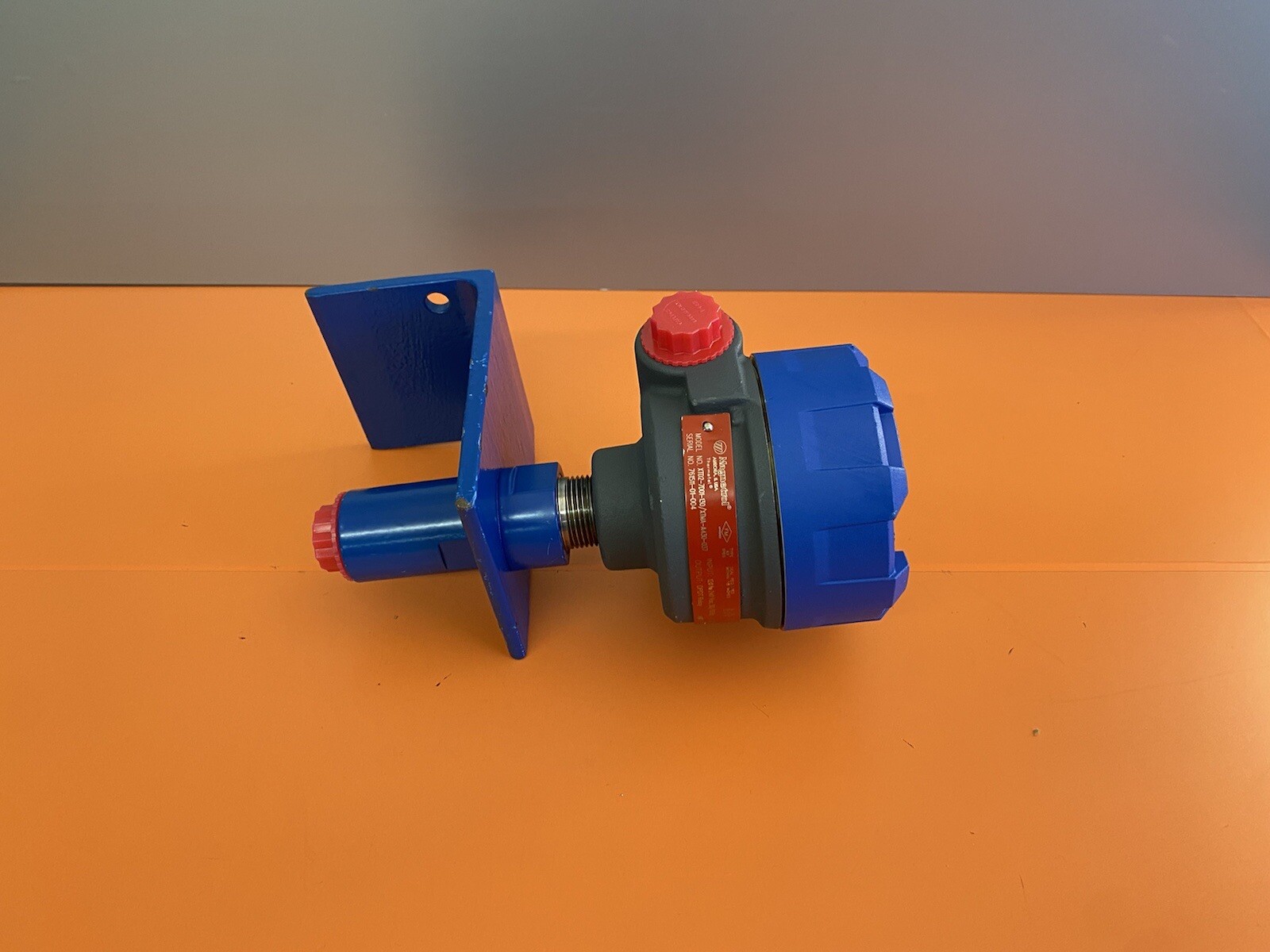 Magnetrol XTD2-7D01-130 Single Point Ultrasonic Level Switch 120-240VAC ...