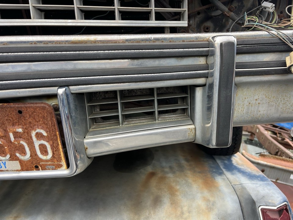 77-79 Cadillac Coupe DeVille Front Bumper LICENSE PLATE BRACKET | eBay