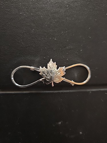 Maple Leaf/Infinity Symbol Brooch Marked CFC ST 👎🏼👎🏼 It's Magnetic ...