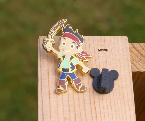 Walt Disney 2012 Jake Never Land Pirates Metal & Enamel Lapel Pin ...