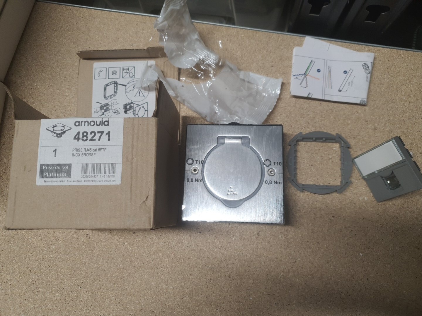 Arnould 48271 - Prise de Sol ou Plan De Travail INTERNET RJ45 CAT.6 ...