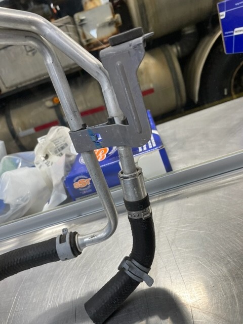 RAM Power Steering Supply and Return Hose Set MOPAR 68402331AE ...