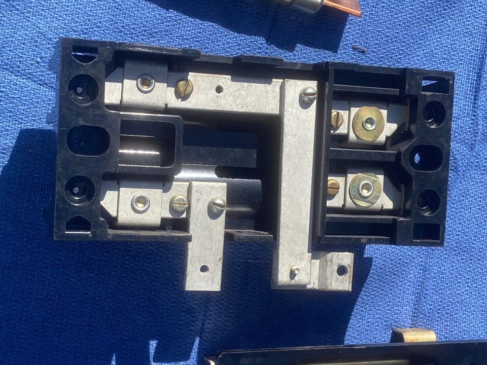 D3 SQUARE D FSP 100 AMP MAIN 120-240 VOLT FUSE PULLOUT DISCONNECT WITH ...