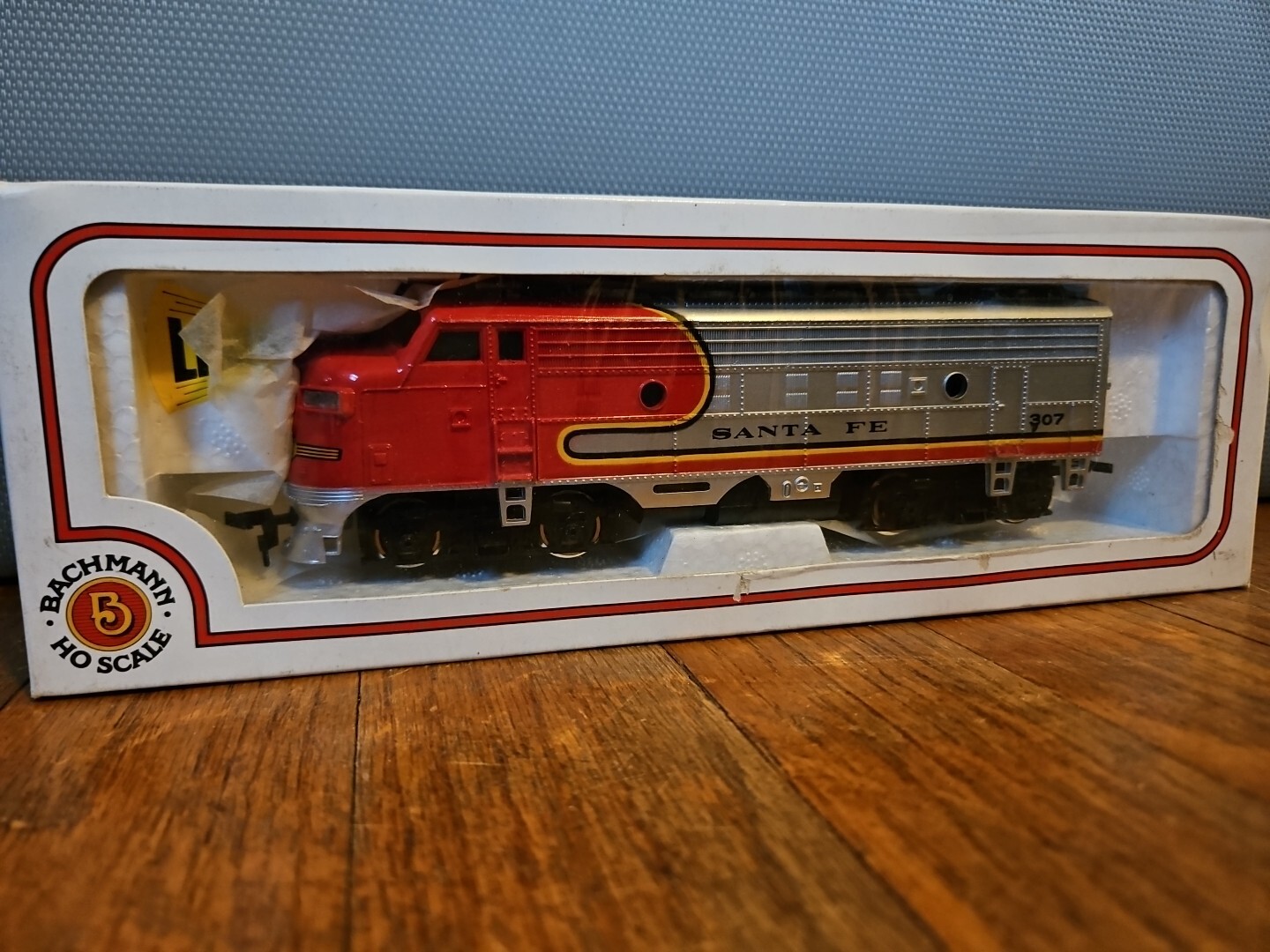Bachmann HO Scale Santa Fe 307 Diesel Train Engine Locomotive | eBay