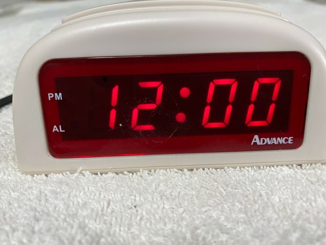 Advance Small Digital Alarm Clock Model 3137 (tested) White for sale ...