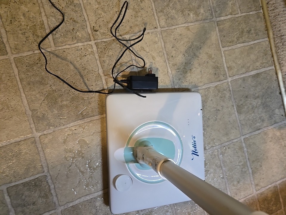 Nellie's Wow Mop Lightweight Rechargeable Portable White Cleaner MOP ...