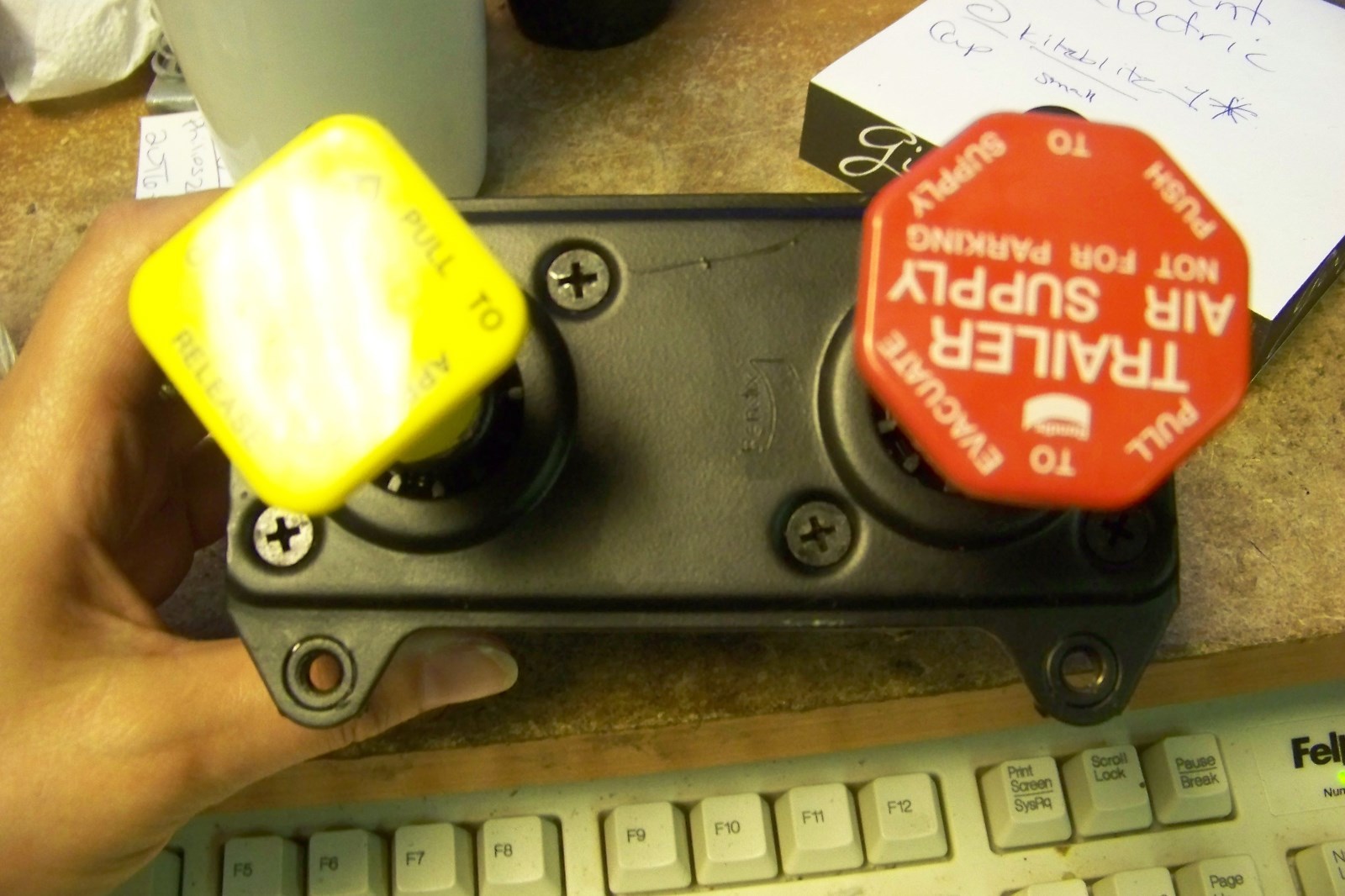 Bendix 800573 MV3 Modular Dash Air Brake Valve Replaces Old P/N 065187 ...