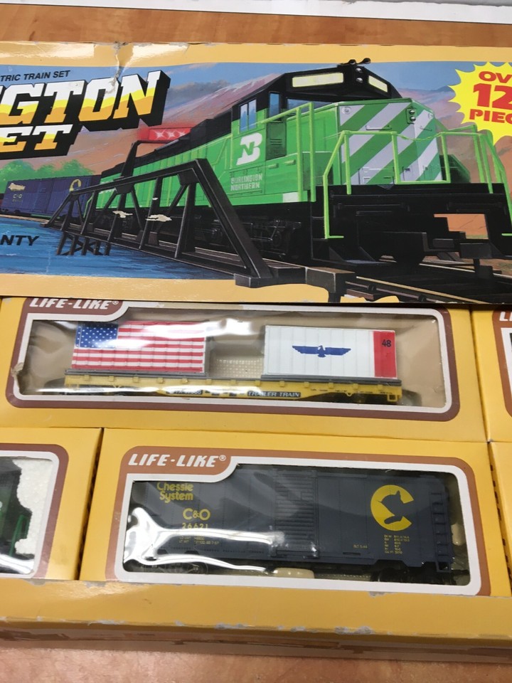Life-Like BURLINGTON BULLET Train Set HO scale READ | eBay