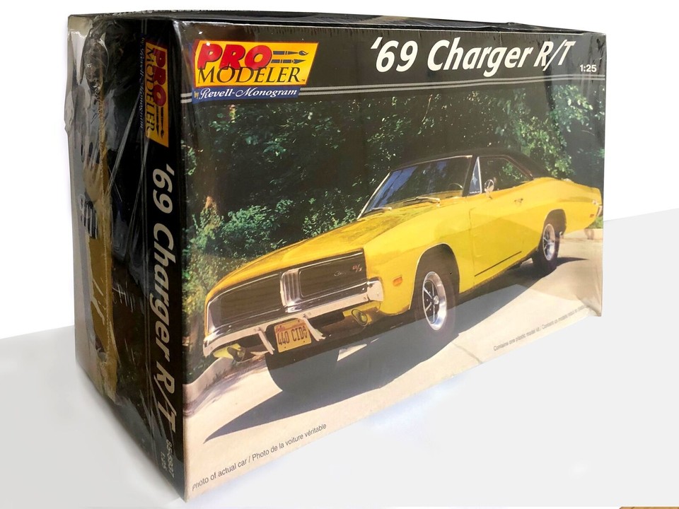 Revell Pro Modeler 5937 1/25 Scale '69 Dodge Charger R/T Plastic Model ...