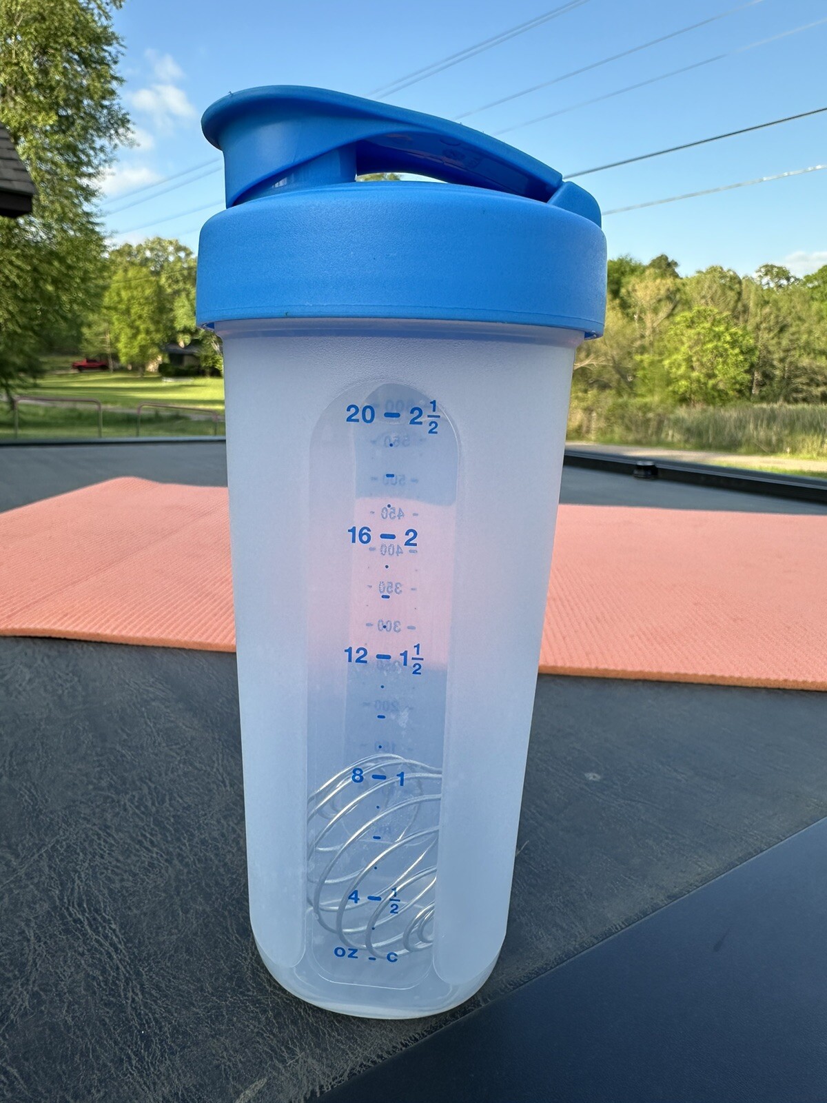 TUPPERWARE QUICK SHAKE CONTAINER SHAKER BLENDER 2 1/2CUP 600mL FLIPTOP ...