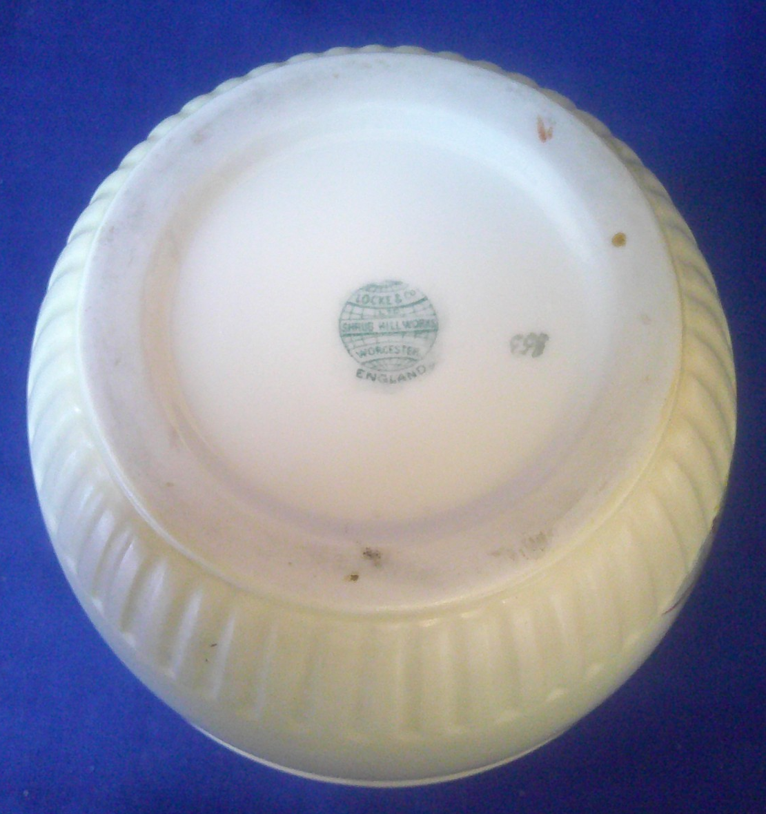 Locke & Co Worcester Blush Ivory Biscuit Barrel (William Stinton ...