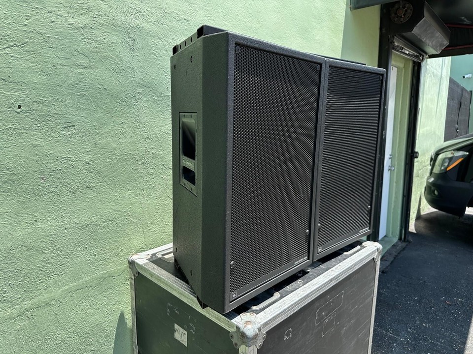 (2) JBL Array Series Active Speakers Model 4892A in Wheeled Hard Case ...