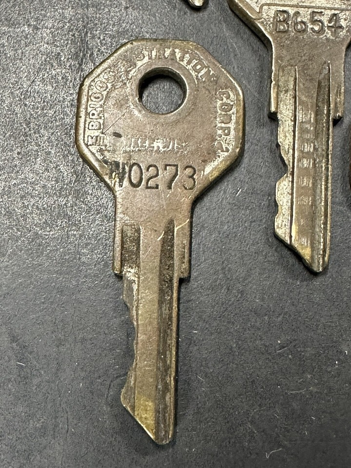 Vintage Briggs & Stratton Basco Keys B559 0273 B654 HM370 P1455 | eBay