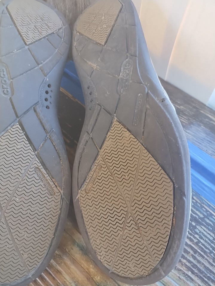 Crocs Walu Men’s Slip-On Casual Canvas Loafers 11270 Khaki Tan Brown ...