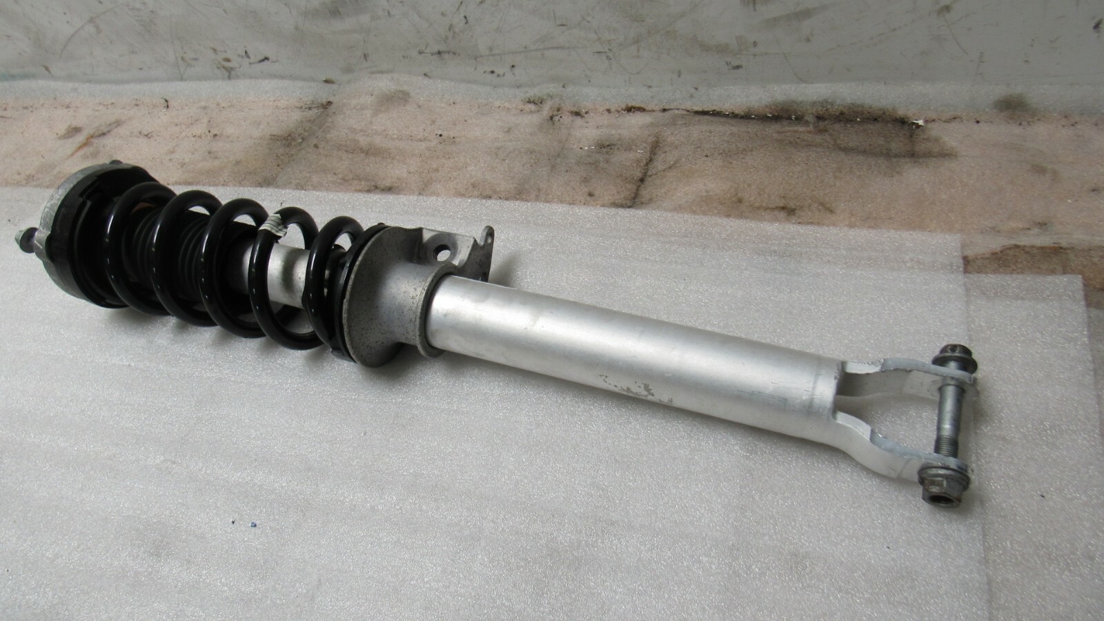 2013 - 2017 BMW F13 M6 COUPE S63N FRONT SUSPENSION LEFT SPRING STRUT ...