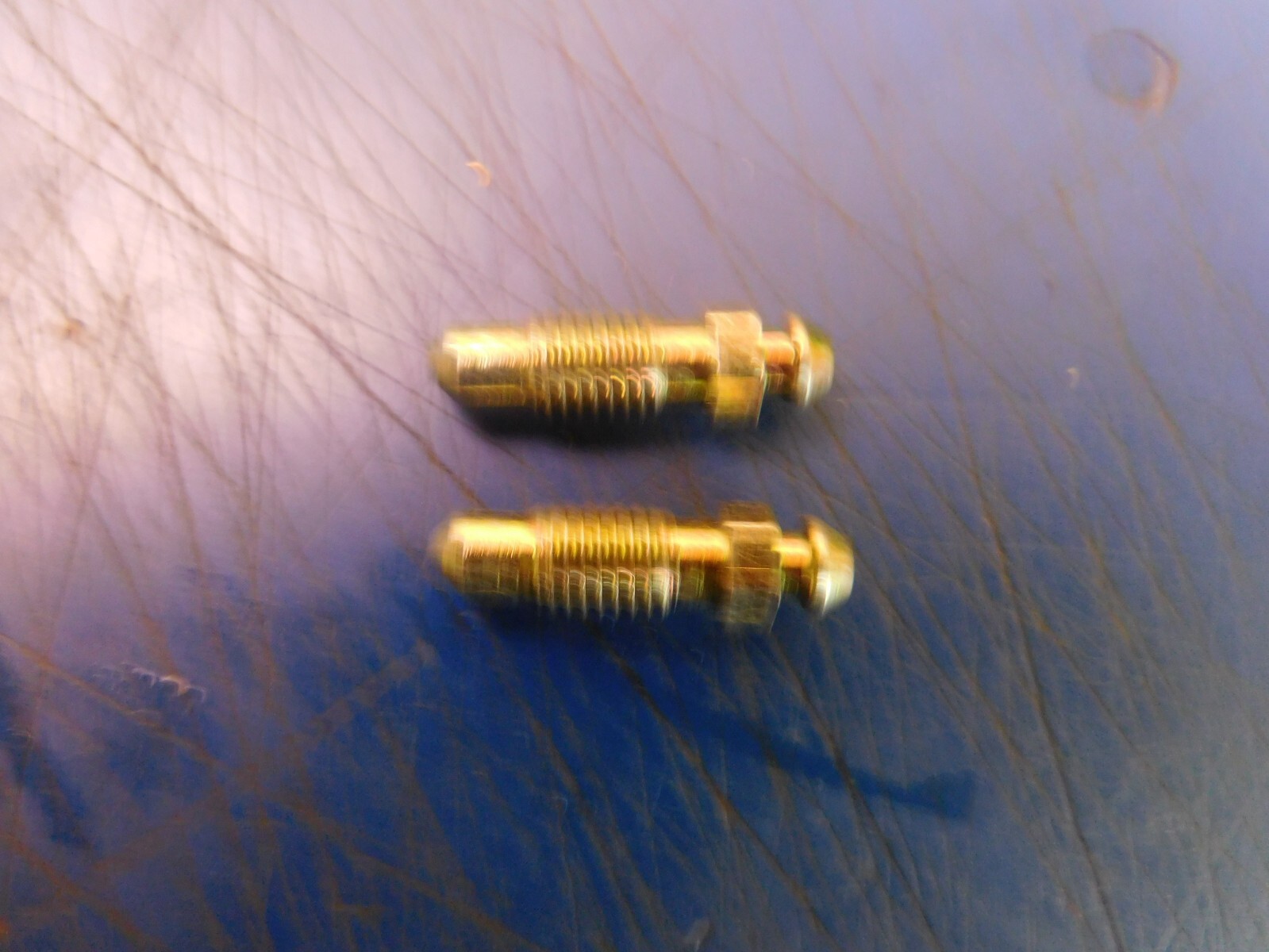 2 BRAKE CALIPER & WHEEL CYLINDER BLEEDER SCREW HARLEY DAVIDSON MODELS ...