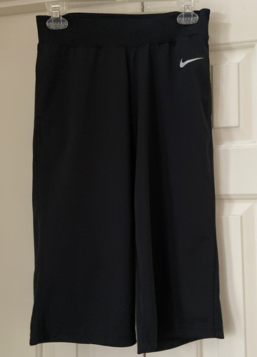 Womens NIKE Performance Workout CAPRIS Black Size Small S 17” Inseam ...