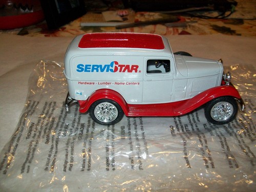 Ertl #3843 1:25 "ServiStar Hardware & Lumber" 1932 Ford Panel Delivery ...