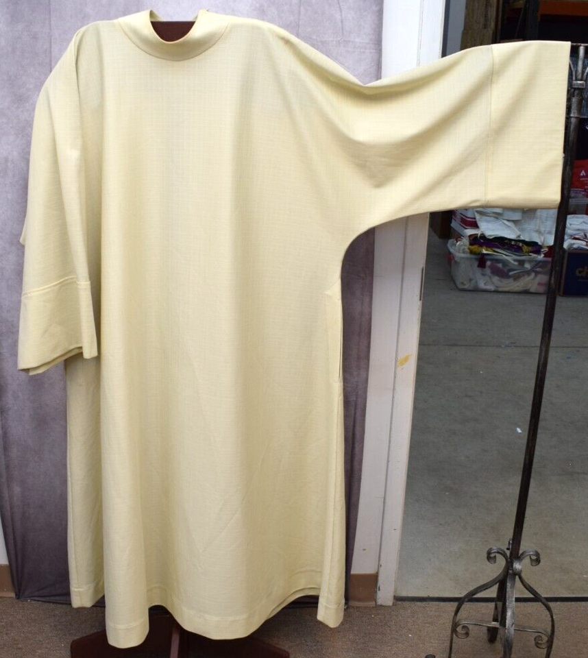 Used White/Ivory Alb By The Holy Rood Guild. Nice Quality! (CU1086 ...
