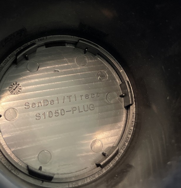 Sendel Towables Two Custom Wheel Center Cap Black & Chrome S1050-plug ...