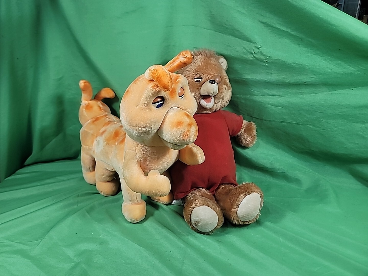 Vintage 1985 WOW Teddy Ruxpin & Grubby Plush Animatronic Tape Player ...