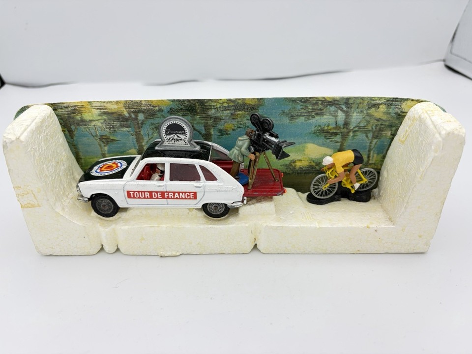 Corgi Toys Gift Set 13 Tour De France Renault R16 Paramount Film Unit ...