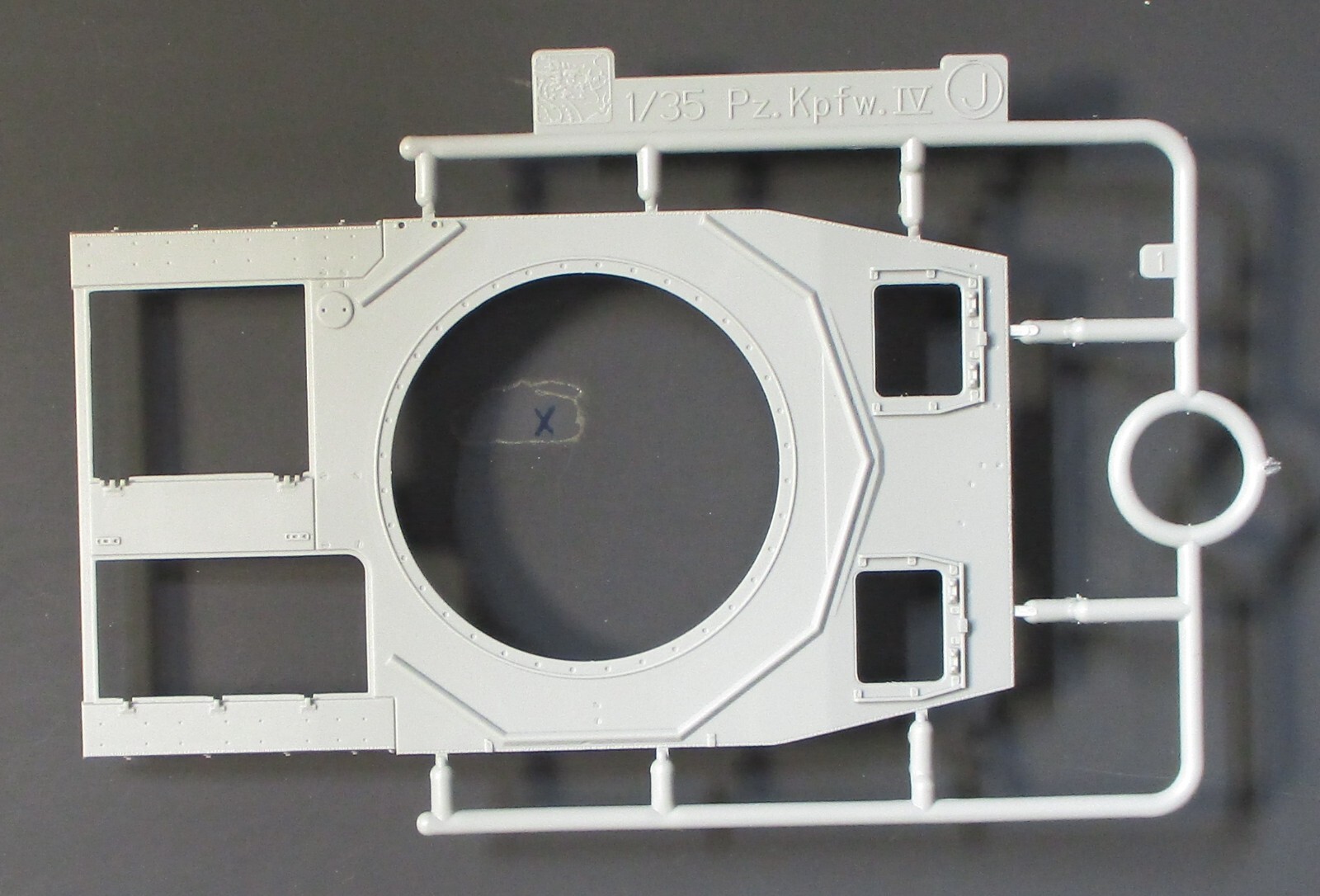 Dragon 1/35th Scale Panzer IV Ausf F2(G) - Parts Tree J from Kit No ...