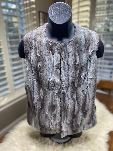 Conrad C Collection Gray/Silver Faux Fur 3-Hook & Eye To-Close Vest ...