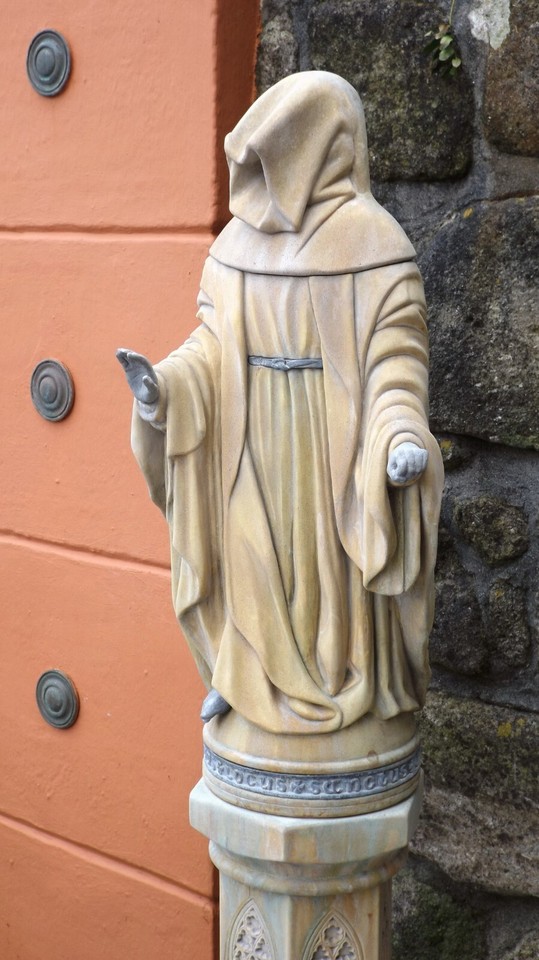 The TUDOR GATE Sanctuary. BIRD Box. Gothic Monk on Column statue Farran ...
