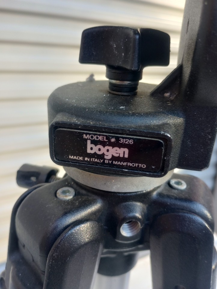 Bogen Manfrotto Tripod Professional Camera Tripod w/ Fluid Head 3011/ ...