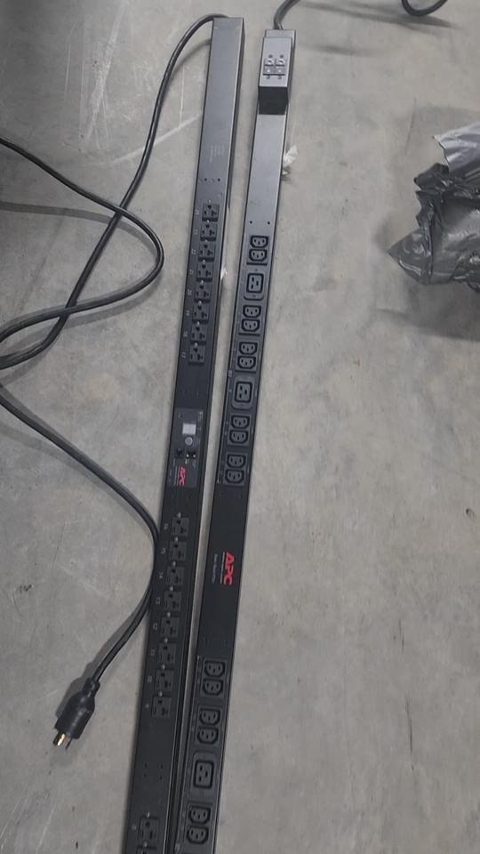 APC AP7930 Switched Rack PDU Power Distribution Unit 24 Outlet 120v 16 ...