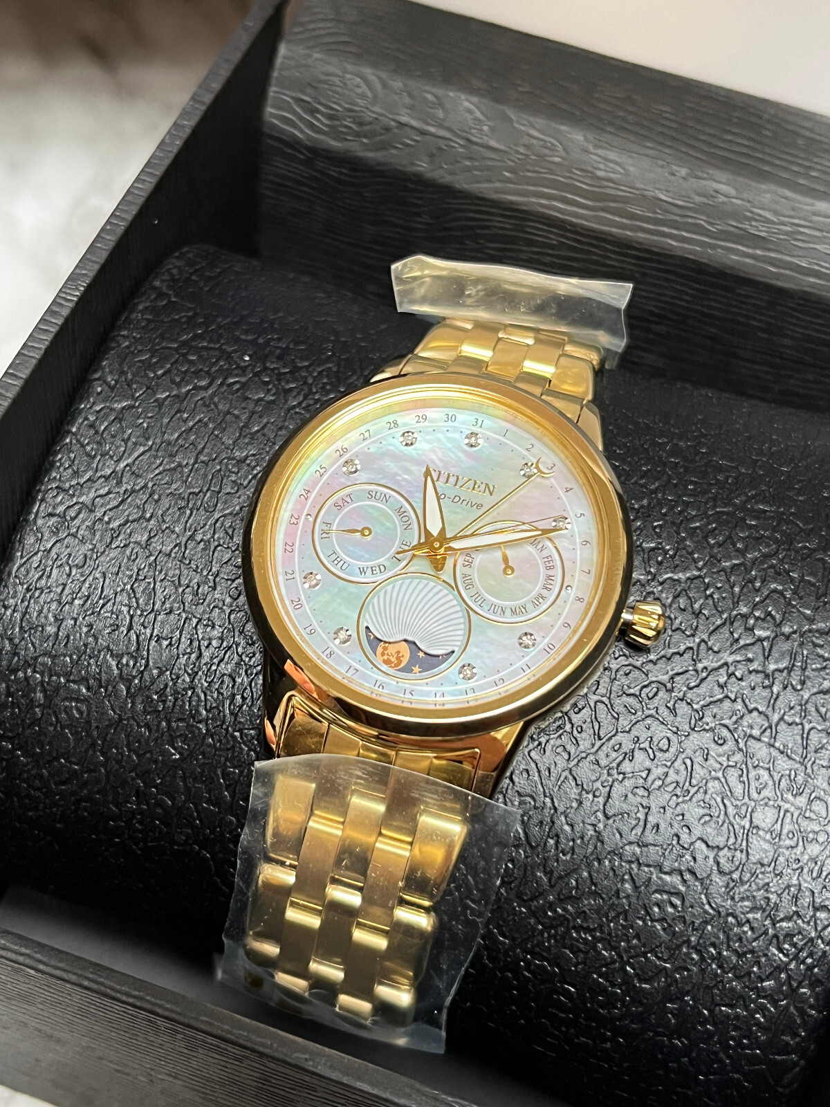 CITIZEN FD0002-57D Calendrier Eco-Drive Chronograph Moon Phase Diamond ...