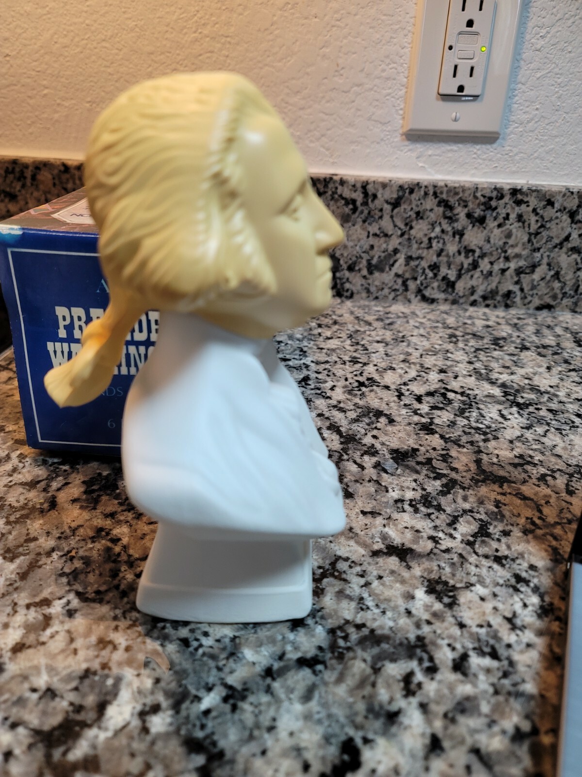 Vintage Avon President Washington & President Lincoln Cologne Bottles ...