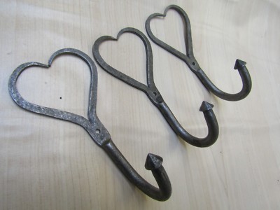 Pack of 3 SHAKER STYLE HEART HOOK ANTIQUE IRON hand forged rustic old ...