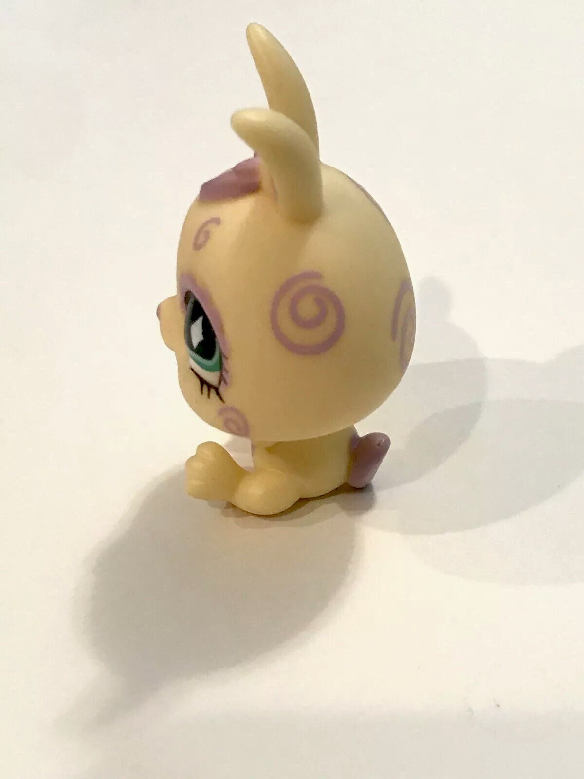 Littlest Pet Shop LPS #471 Yellow sitting Bunny Green Diamond Eyes ...