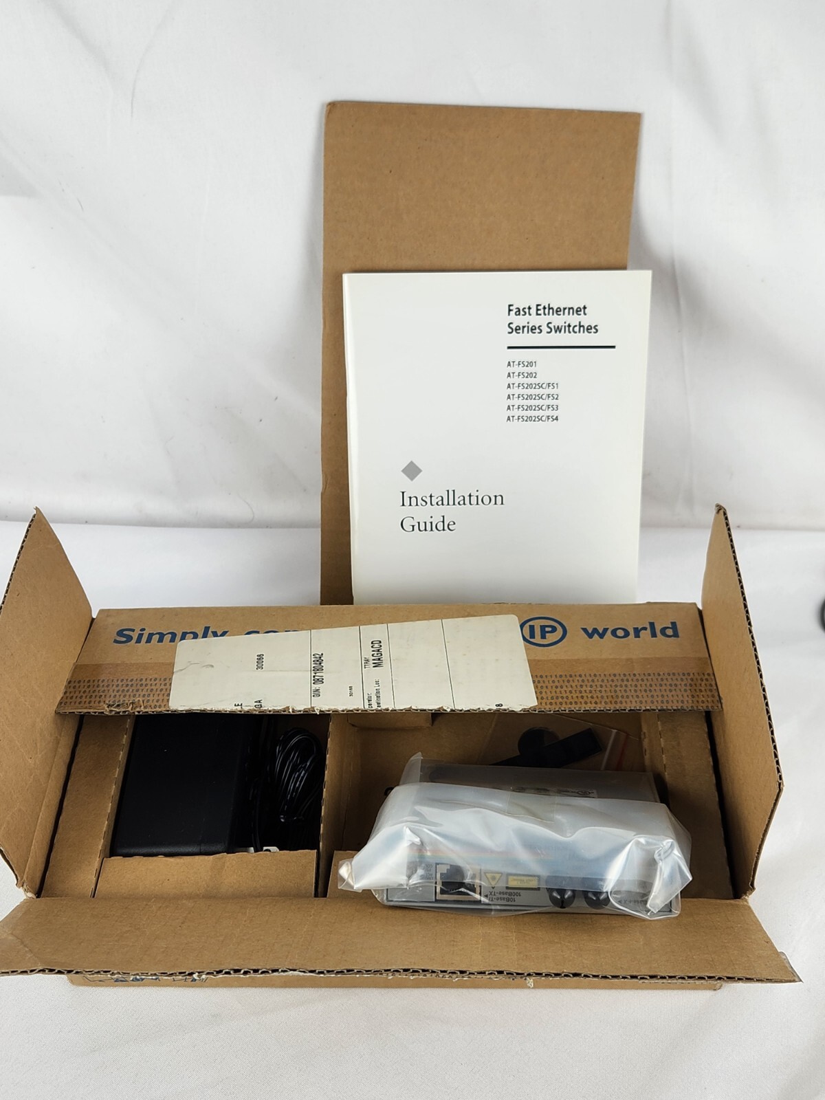 Allied Telesyn AT-FS201 Fast Ethernet Switch Media Converter | eBay