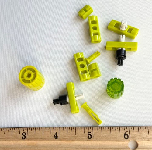 MIXED LOT OF 11 HEXBUG VEX ROBOTICS LOOSE PARTS / PIECES CONNECTORS ...